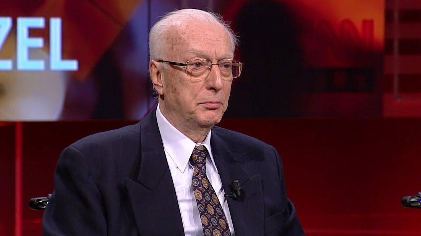 Uluç Özülker Kimdir?