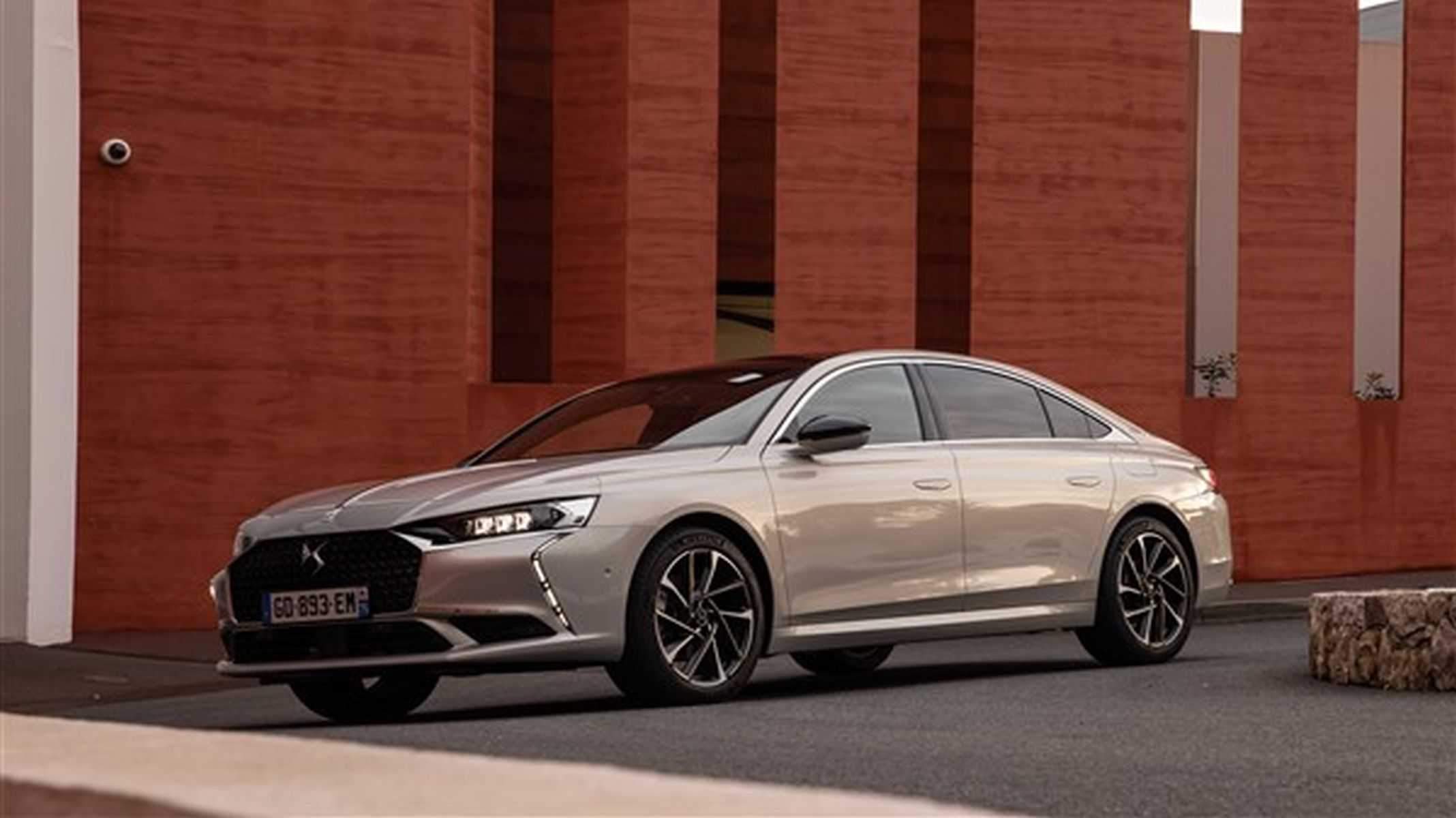 DS 9 Opera E-Tense 250 Türkiye'de Satışa Sunuldu